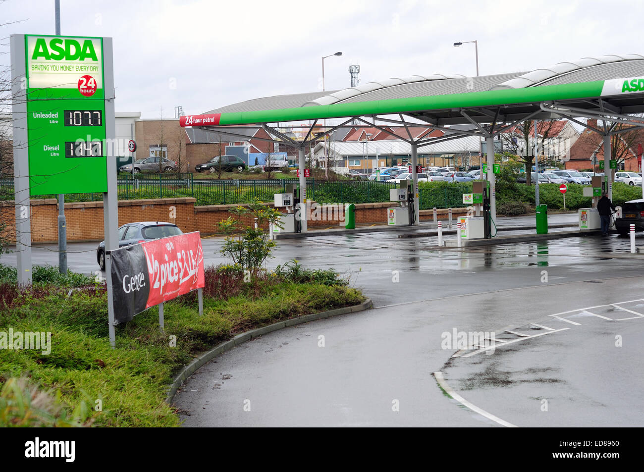 Mansfield, Nottinghamshire, UK. 01st January 2015. Supermarkets drop ...