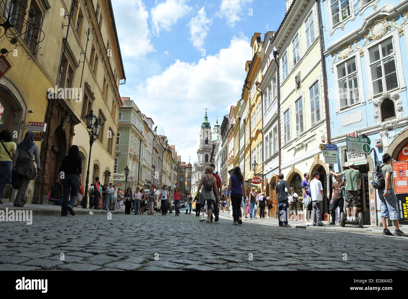 Calles llenas de vida hi-res stock photography and images - Alamy