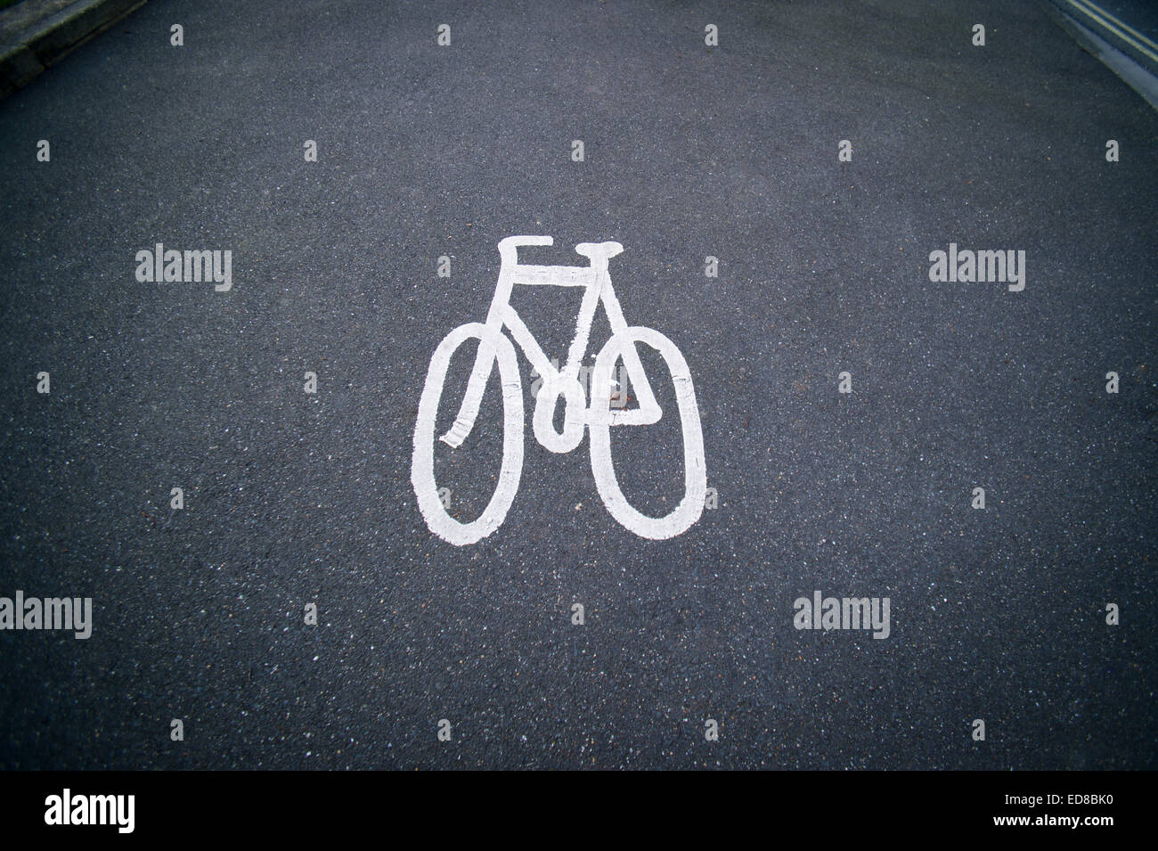 Cycle lane symbol hi-res stock photography and images - Alamy