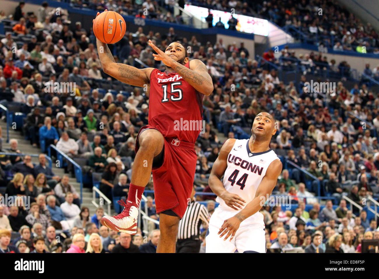 December 31, 2014: Temple Owls guard Devin Coleman (15) goes in for the ...