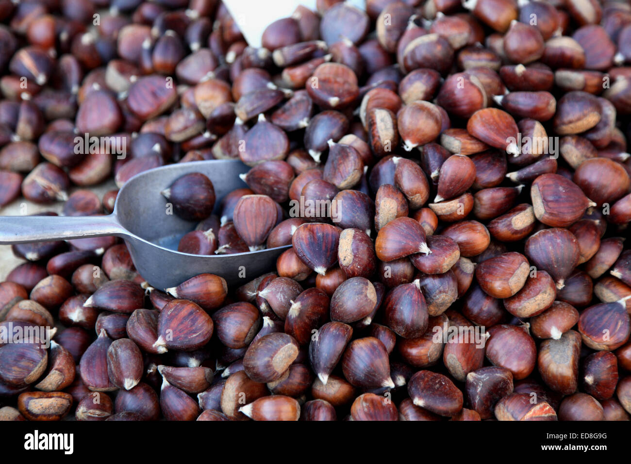 Christmas market stall nuts hi-res stock photography and images - Alamy