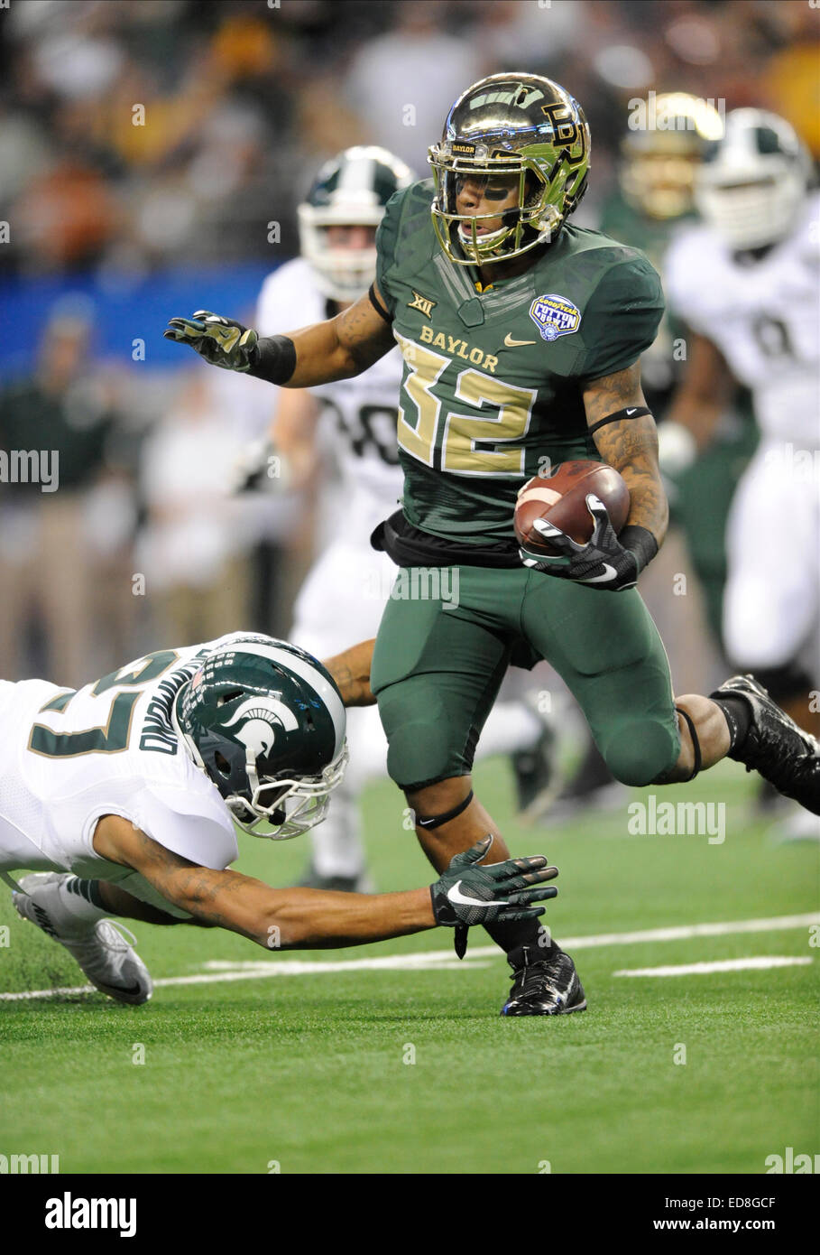 January 01, 2015: Baylor Bears running back Shock Linwood #32 carries ...
