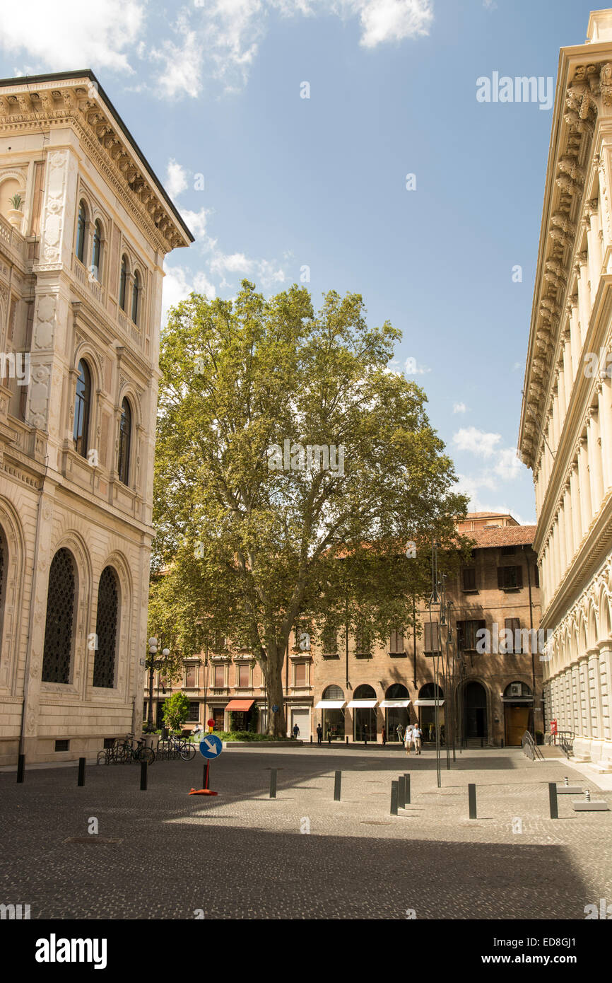 Twin Towers Bologna High Resolution Stock Photography and Images - Alamy