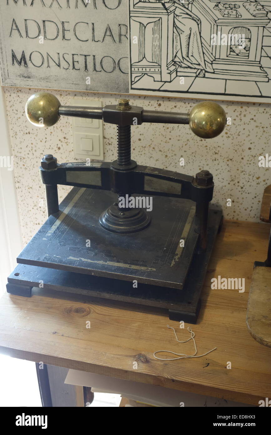 Letter press block hi-res stock photography and images - Alamy