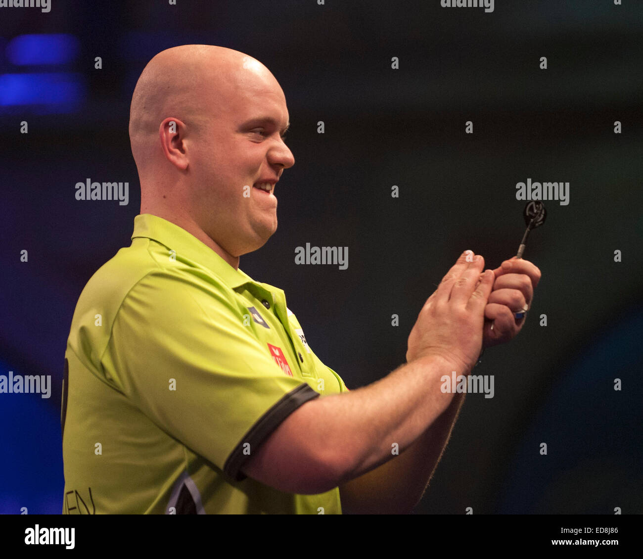 Pdc darts world championship crowd hi-res stock photography and images ...