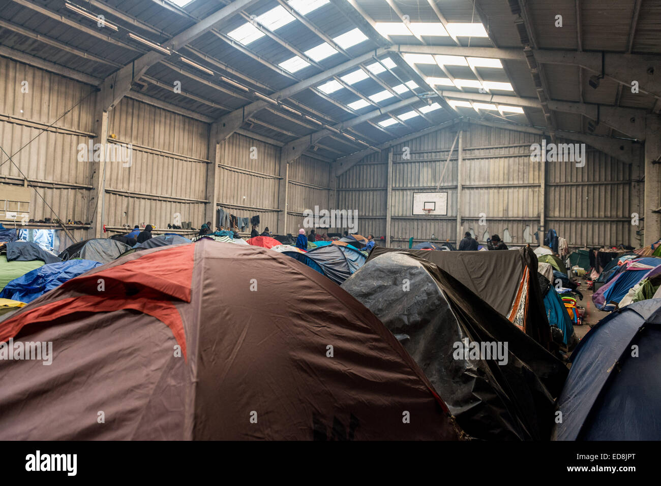 People living in harsh conditions hi-res stock photography and images ...