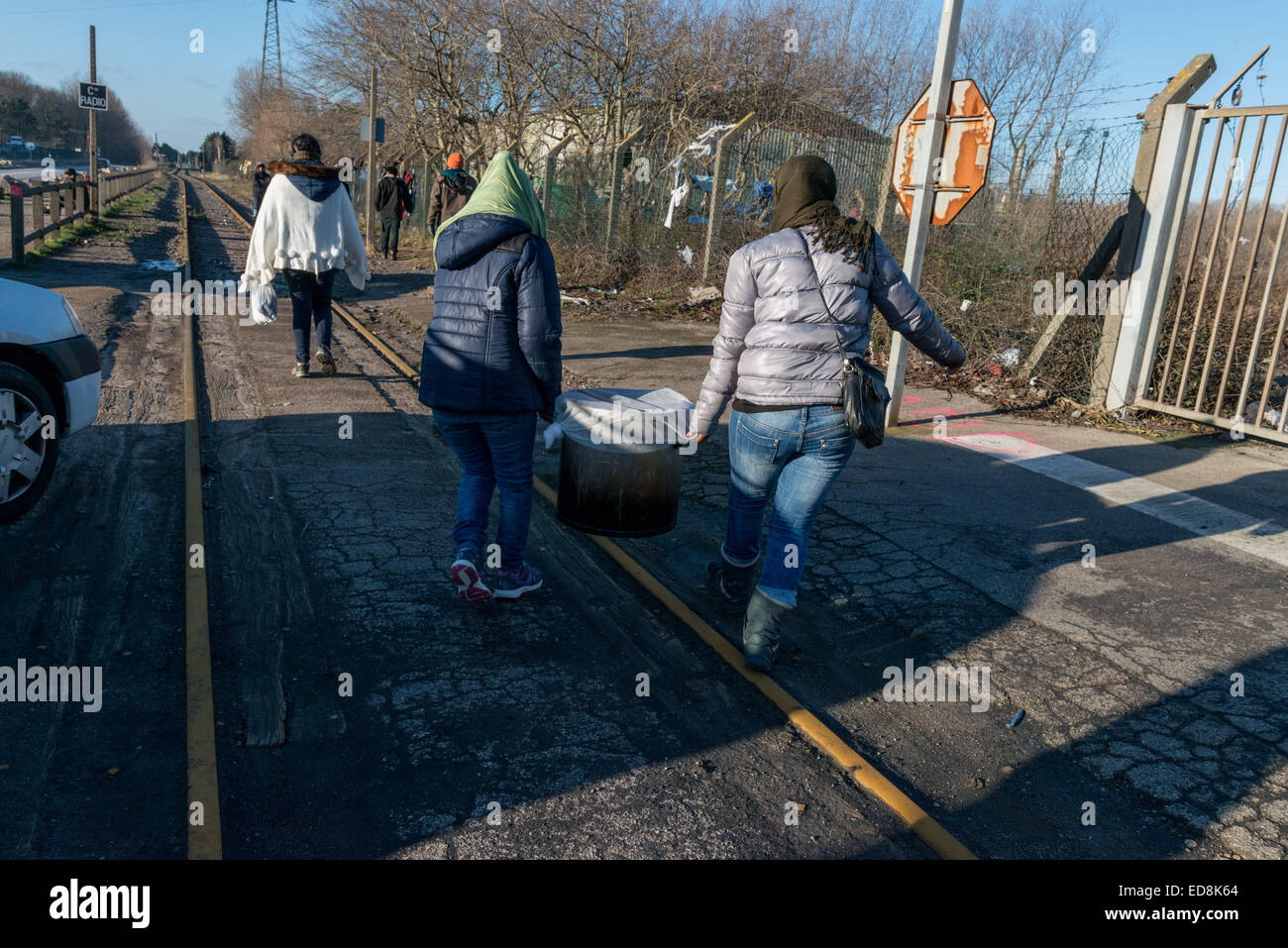 Thousands of illegal immigrants living in harsh conditions in Calais ...