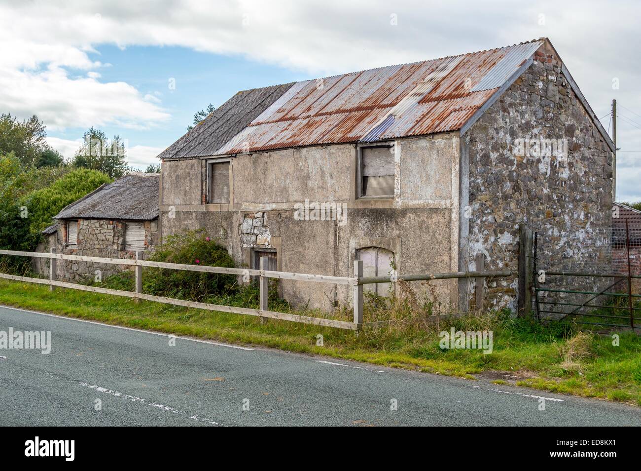 A Derelict house viewed from the right hand side Stock Photo - Alamy