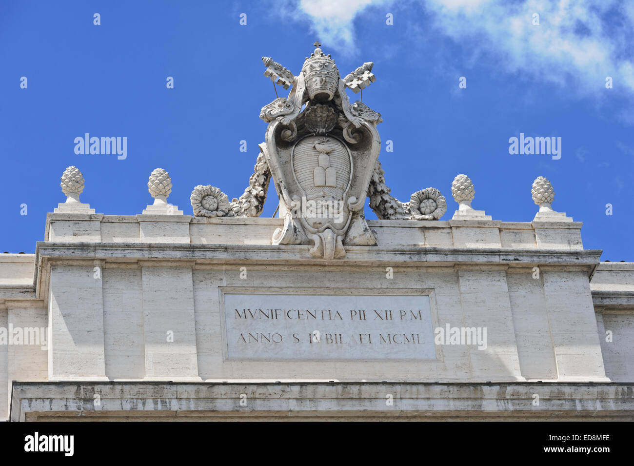 Papal symbol hi-res stock photography and images - Alamy