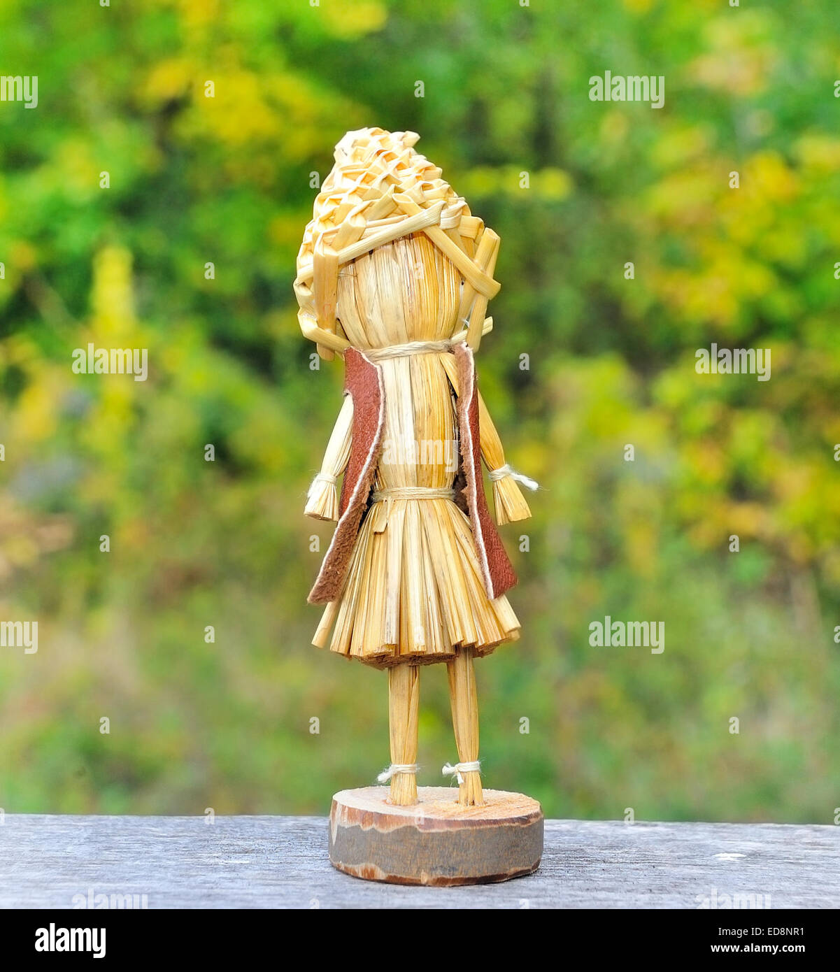 Straw doll hi-res stock photography and images - Alamy