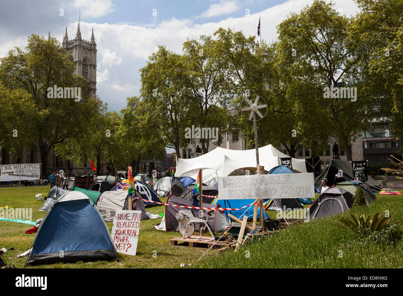 Tents in parliament square hi-res stock photography and images - Alamy