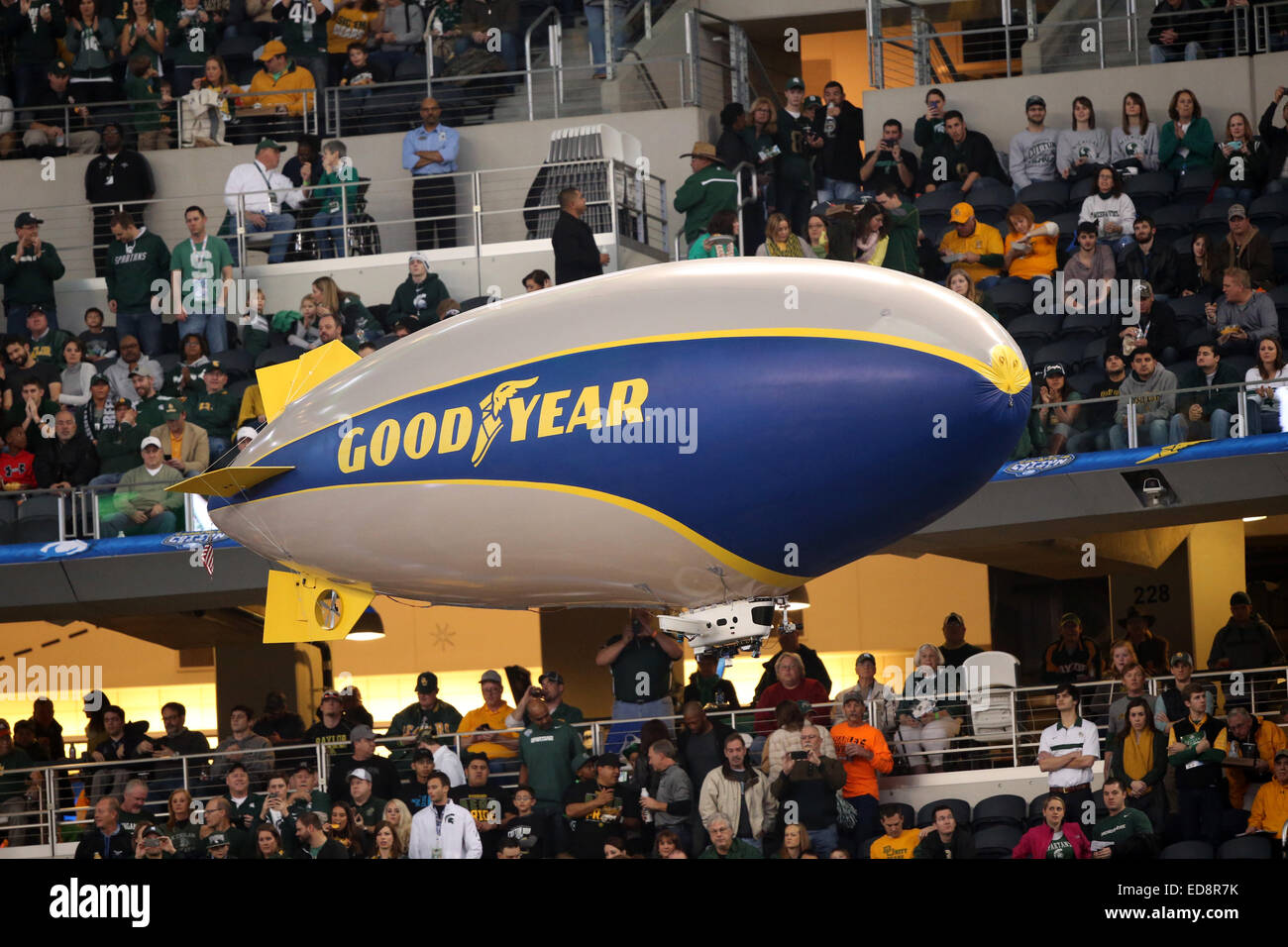 Blimp stadium hi-res stock photography and images - Alamy