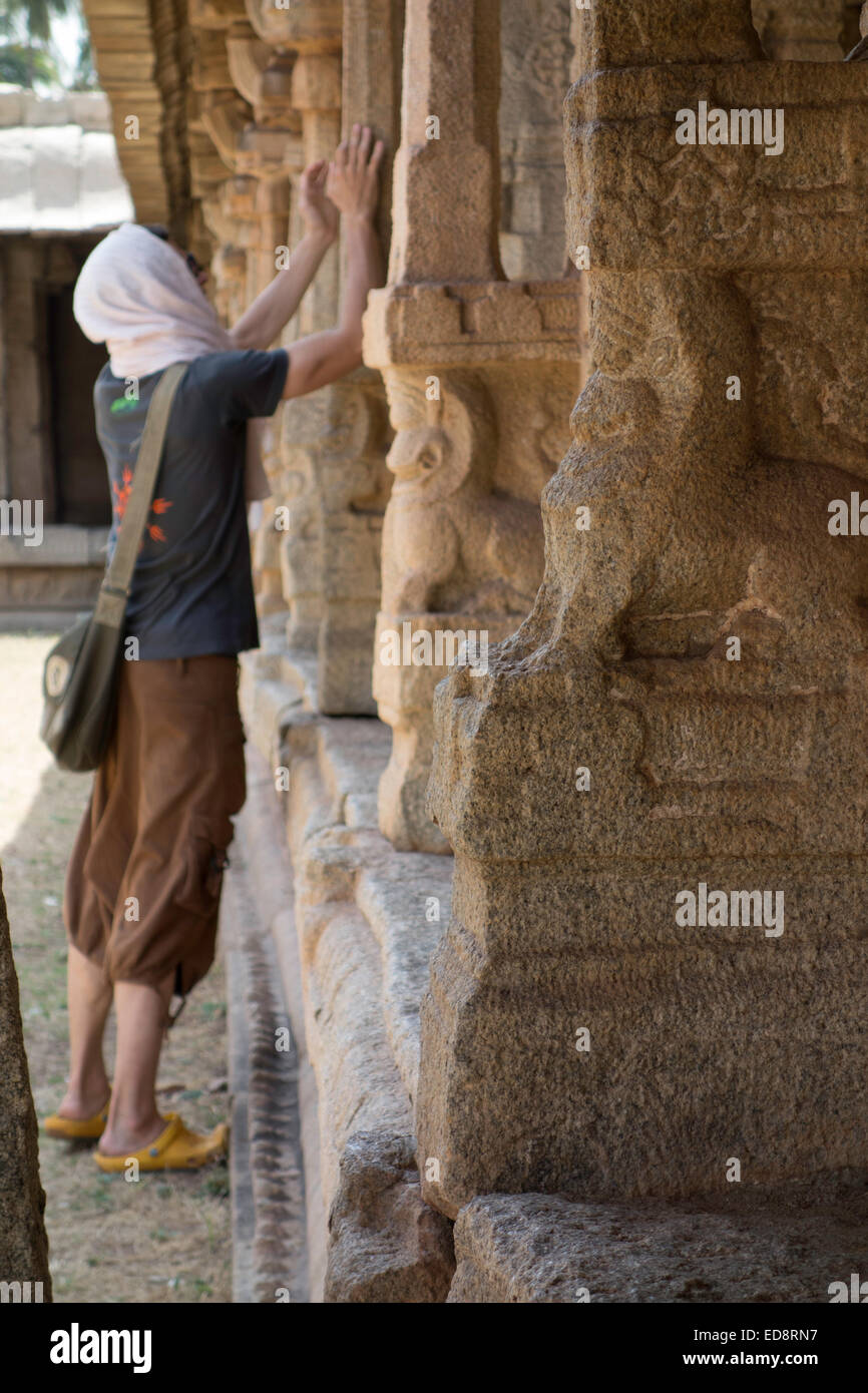 Resonating hi-res stock photography and images - Alamy