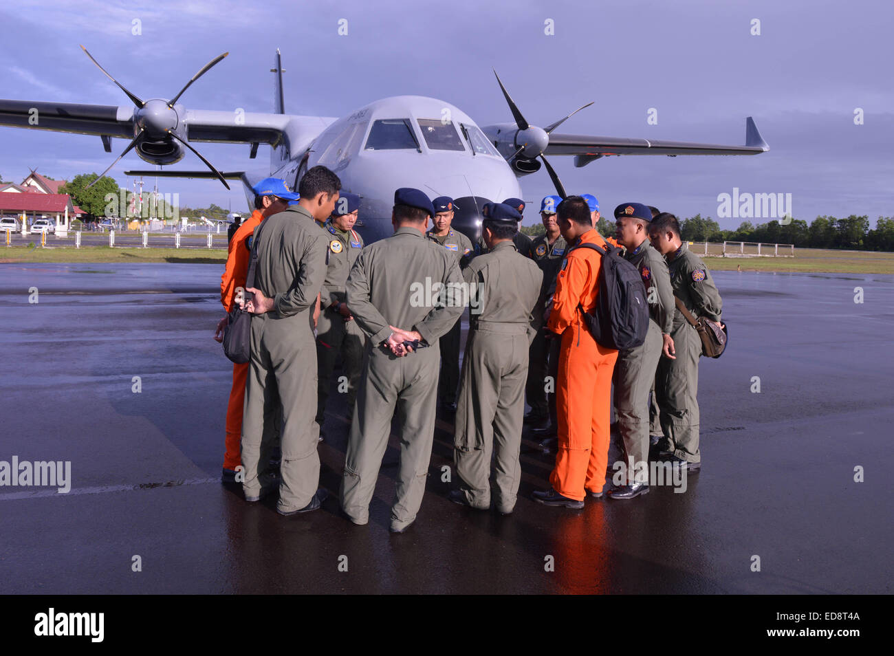 Indonesia Navy Pilot Aircraft brief before evacuation of Air Asia QZ ...