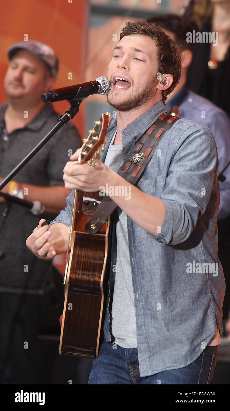 American Idol winner Phillip Phillips performs live on 'The Today Show ...