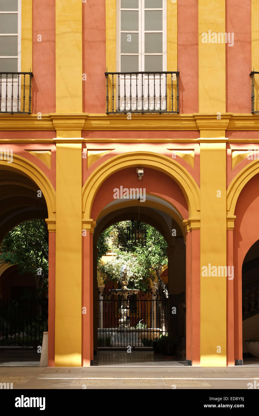 Colourful arch hi-res stock photography and images - Alamy