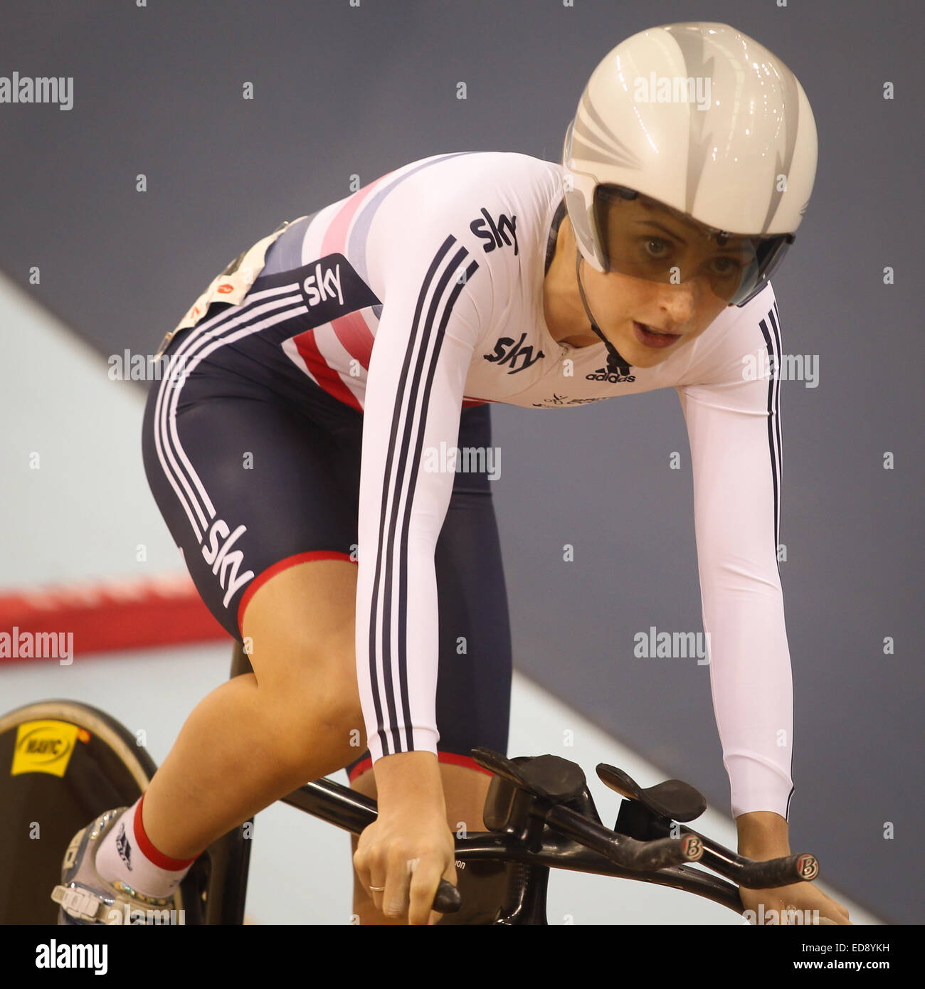 Laura Trott of Great Britain takes part in the Individual Pursuit ...