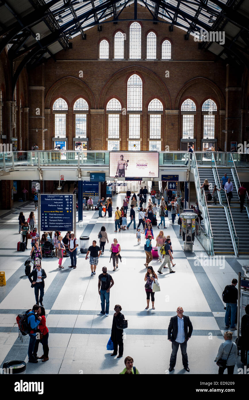 Commuters on the concourse at Liverpool Street Train Station on ...