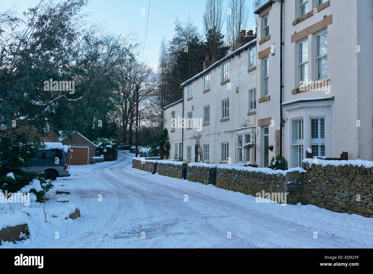 Snow at the cottages at Low Matlock, Sheffield, England, UK Stock Photo ...