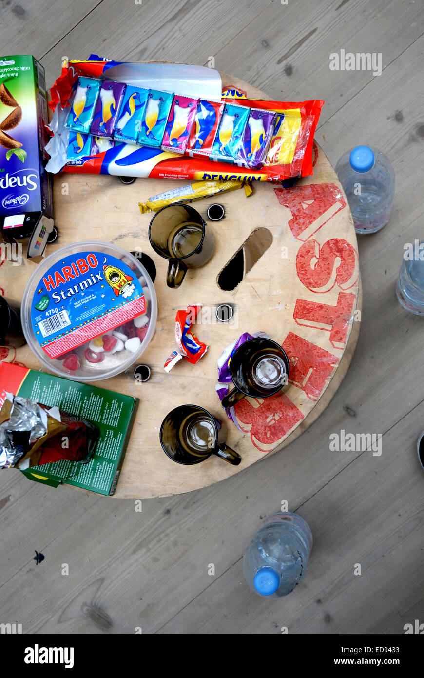 Lunch break / Birds-eye view of workmans dinner break table Stock Photo ...