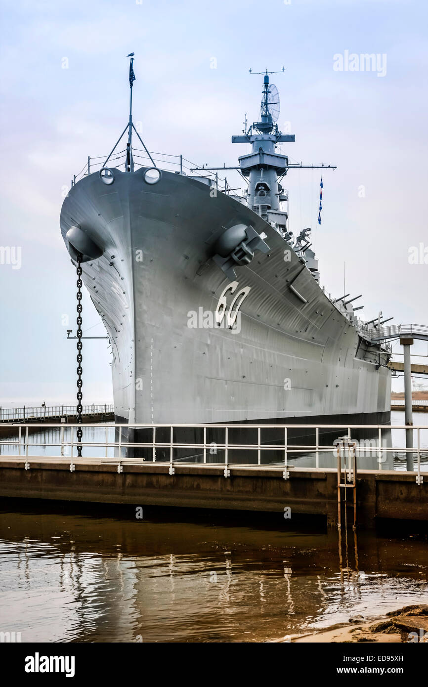 Alabama class battleship hi-res stock photography and images - Alamy