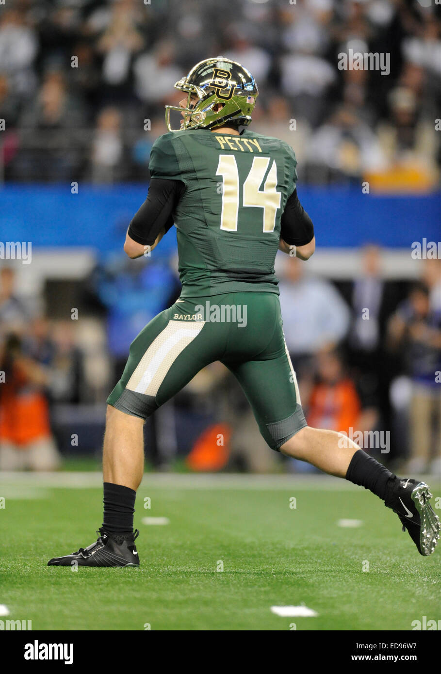 January 01, 2015: Baylor Bears quarterback Bryce Petty #14 set a new ...