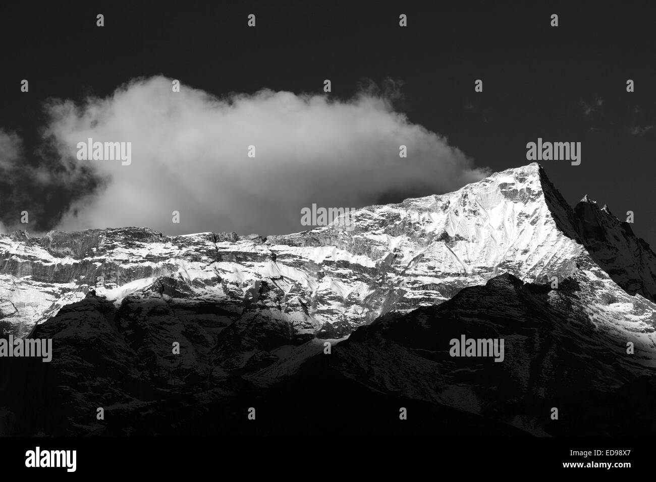 Himalayan mountain ranges in Black and White Stock Photos & Images - Alamy