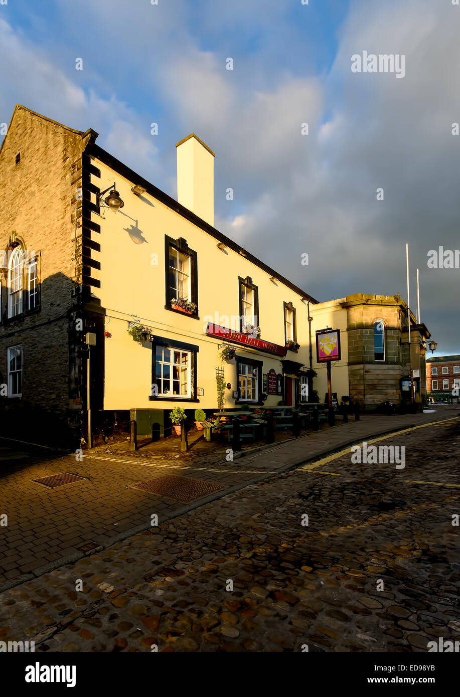 Hall way in house uk hi-res stock photography and images - Alamy