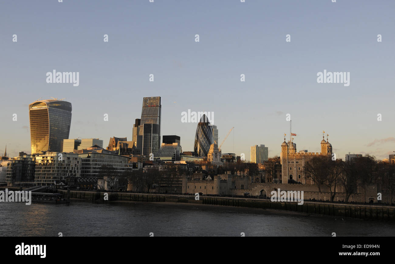 Modern city of london skyline hi-res stock photography and images - Alamy