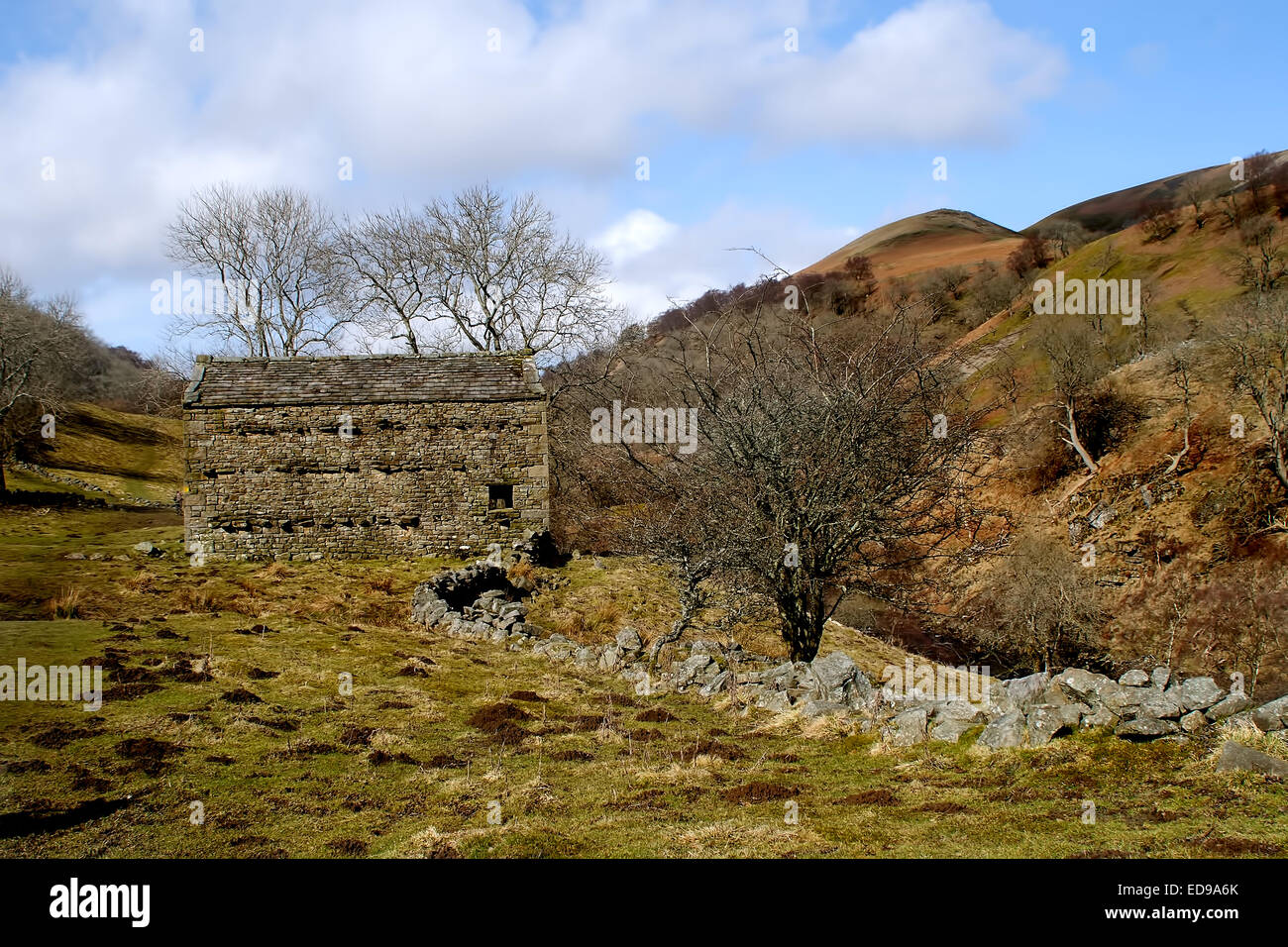 Old Limestone Field Barns High Resolution Stock Photography and Images ...