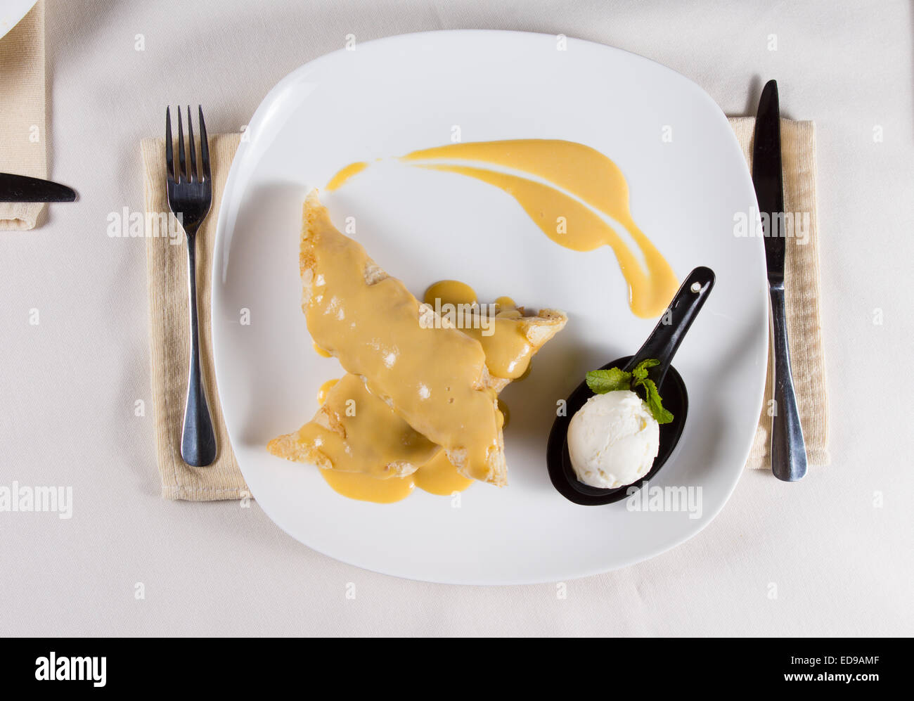 Saucy dessert hi-res stock photography and images - Alamy