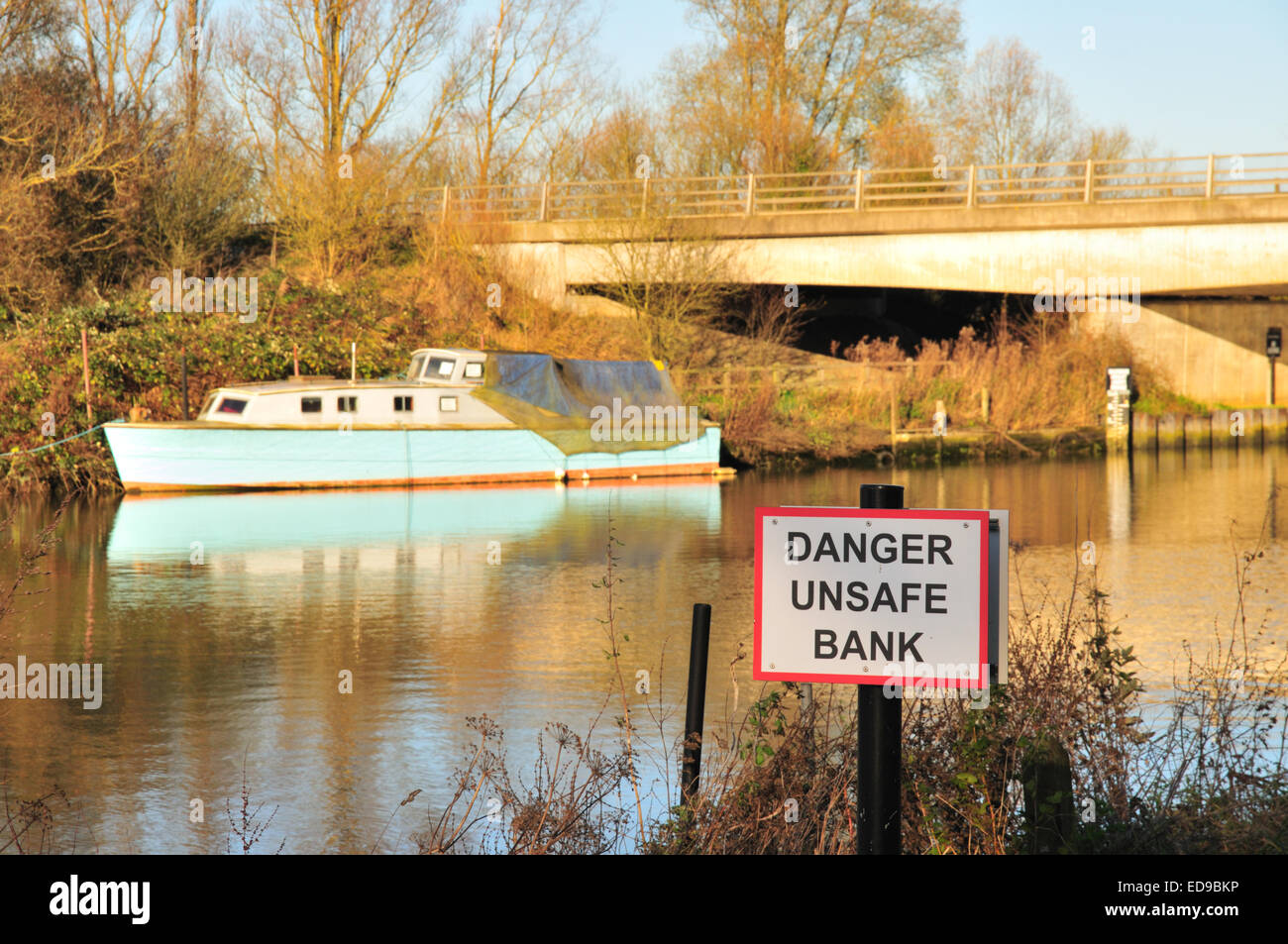 Danger unsafe bank river bank hi-res stock photography and images - Alamy
