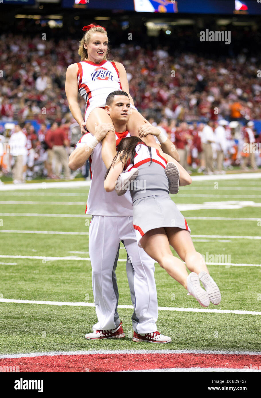 New Orleans, Louisiana, USA. 01st Jan, 2015. Ohio State cheerleaders perform during NCAA ...