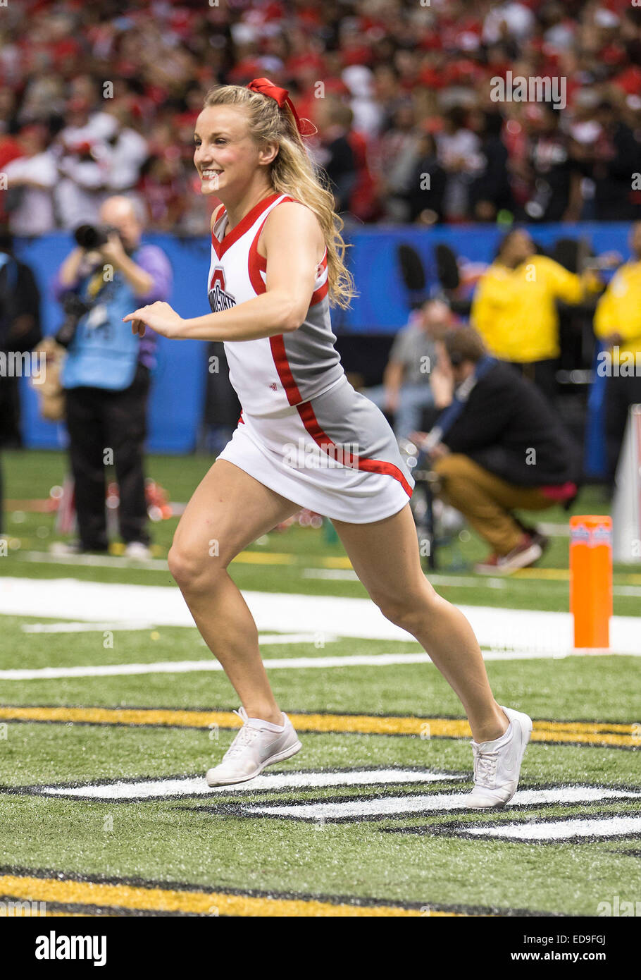 New Orleans, Louisiana, USA. 01st Jan, 2015. Ohio State cheerleaders perform during NCAA ...