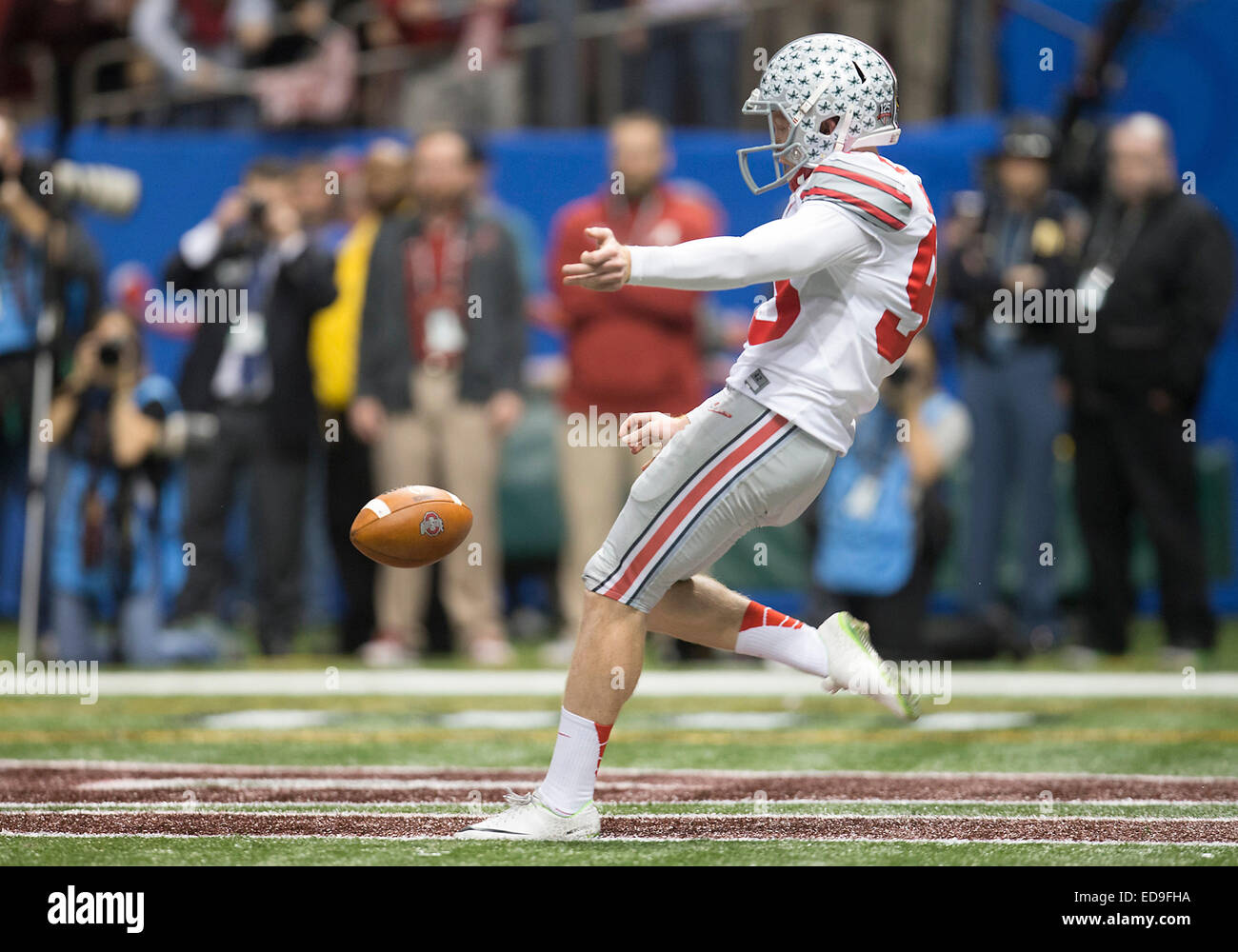 Cameron johnston hi-res stock photography and images - Alamy