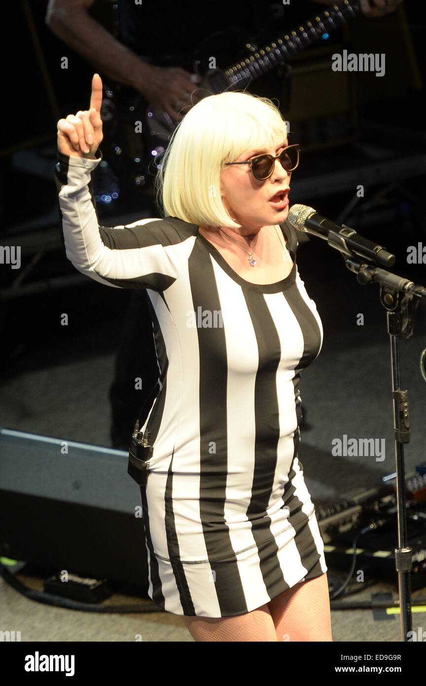 Debbie Harry Blondie On Stage High Resolution Stock Photography and Images - Alamy
