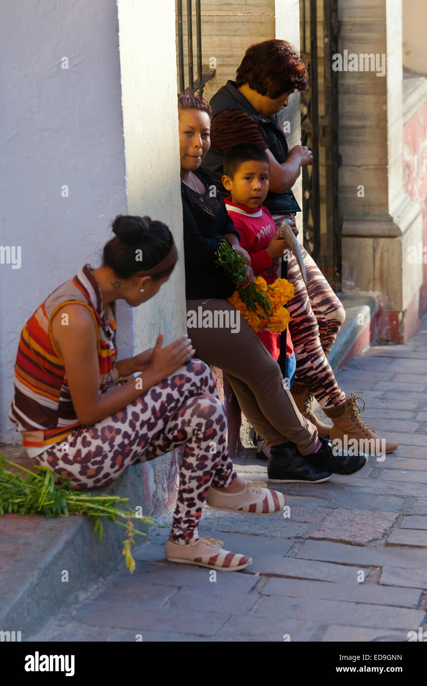Mexican neighborhood hi-res stock photography and images - Alamy