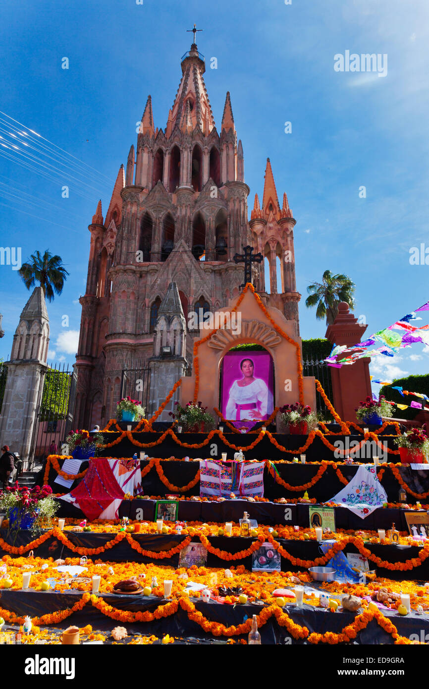 Altar del rosario hi-res stock photography and images - Alamy