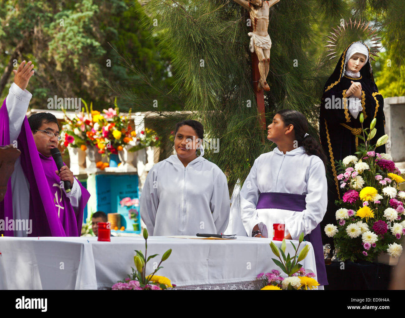 American roman catholic priest hi-res stock photography and images - Alamy