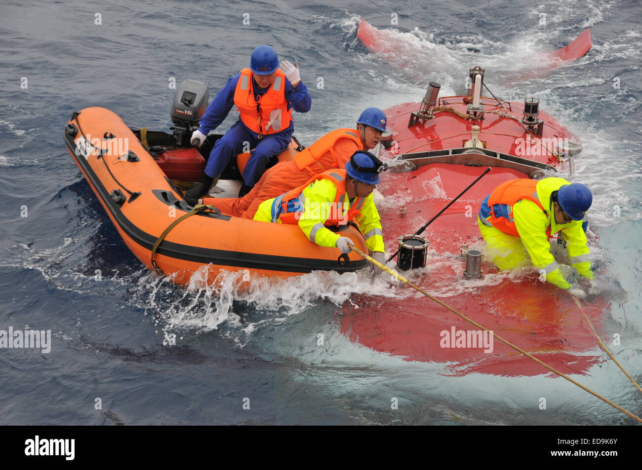Aboard Xiangy Angchong, Indian Ocean. 3rd Jan, 2015. China's deep-sea ...
