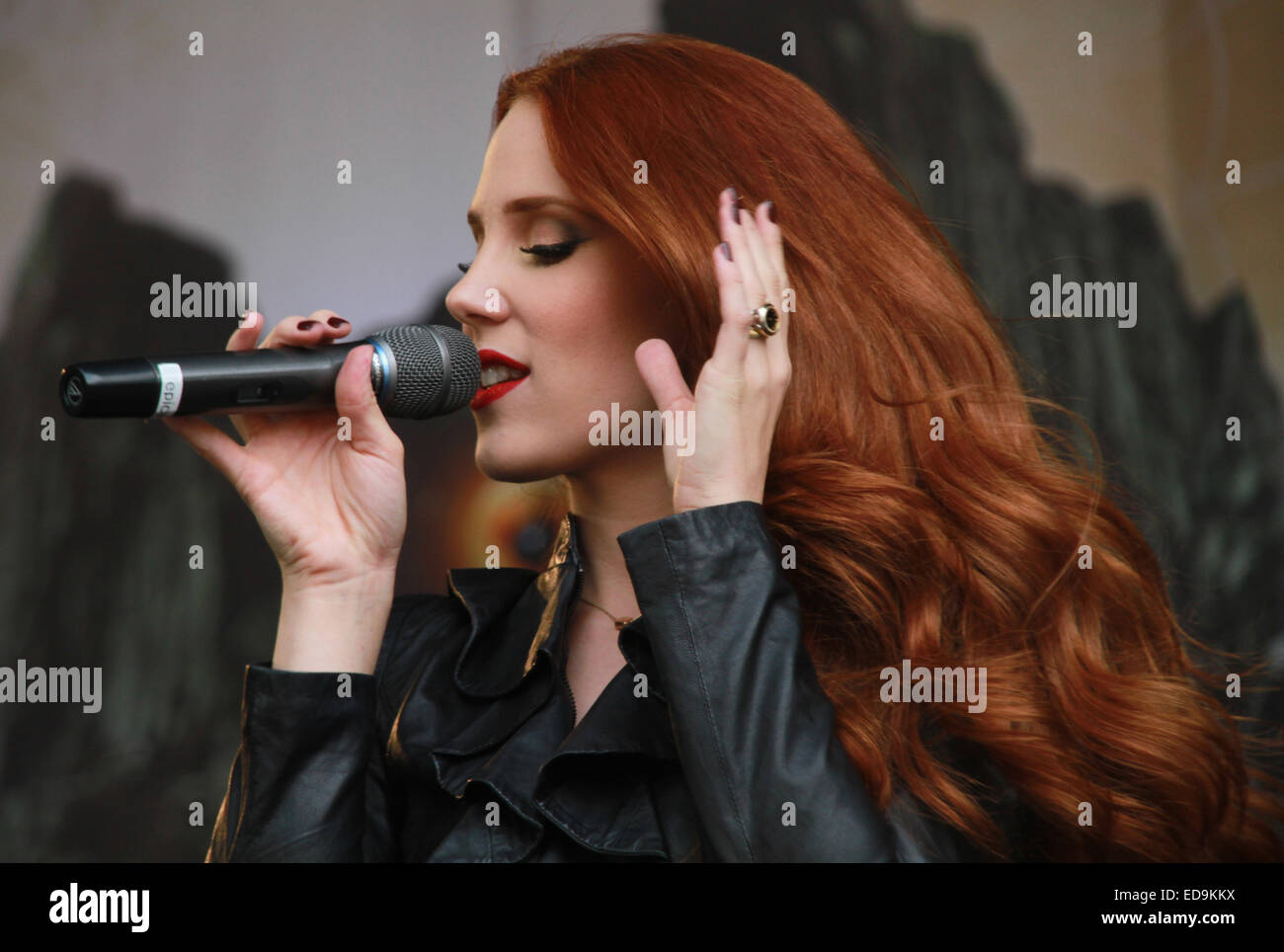 Simone Simons