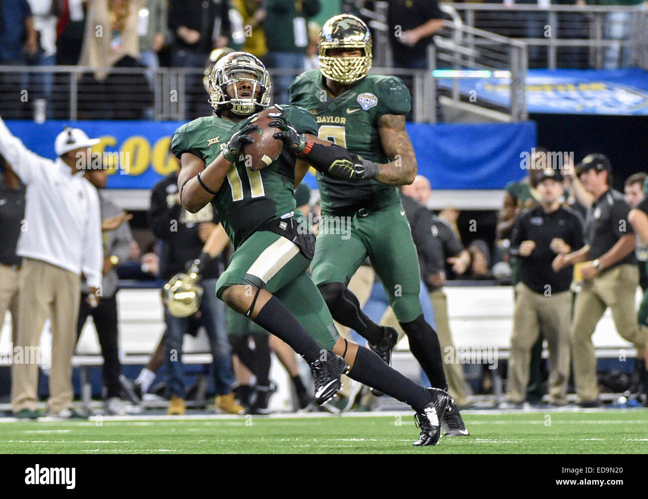 Baylor Bears linebacker Taylor Young (11) gets an interception as he ...