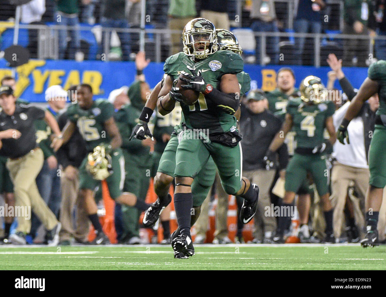 Baylor Bears linebacker Taylor Young (11) gets an interception as he ...