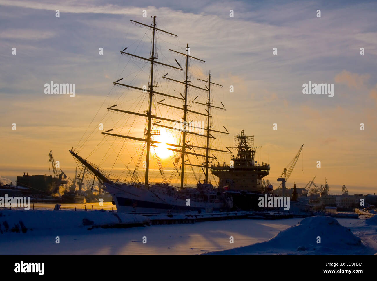 Sailing Ship In St Petersburg High Resolution Stock Photography and ...