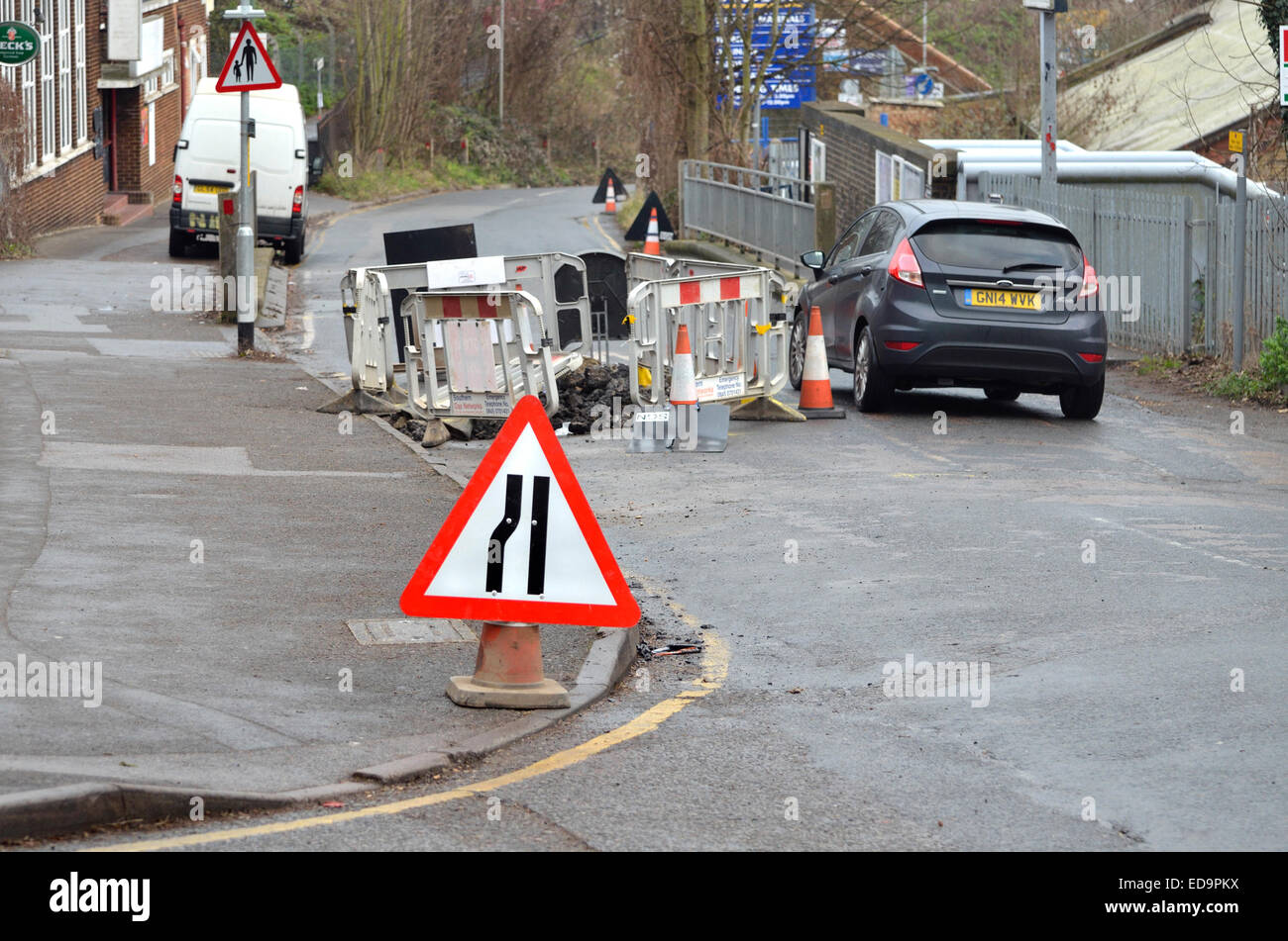 Roadsigns at a bridge under repair (Maidstone, England Stock Photo - Alamy
