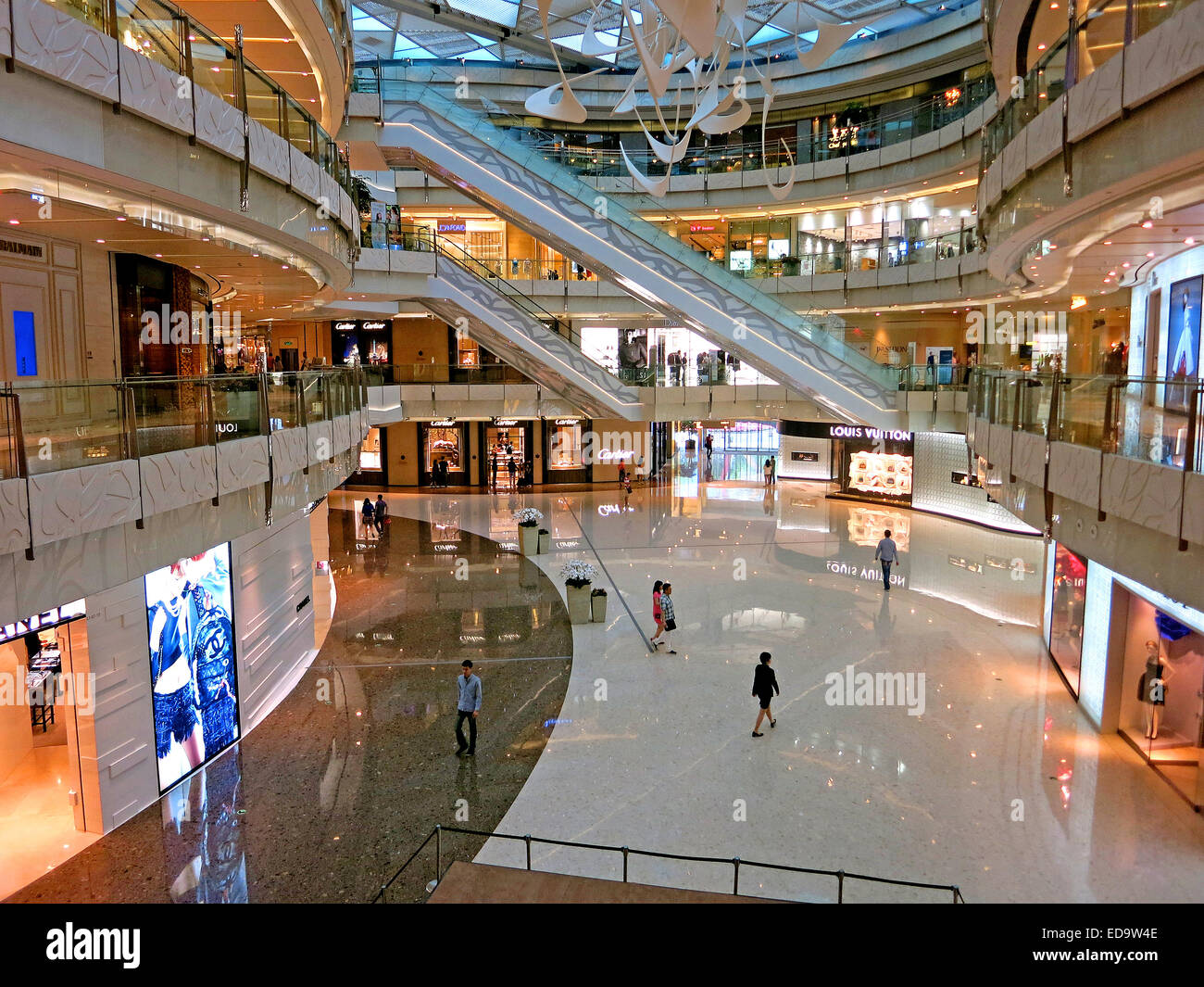 Ifc Mall Shanghai High Resolution Stock Photography and Images - Alamy