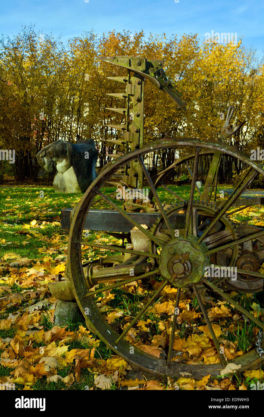 Yellow reaper hi-res stock photography and images - Alamy