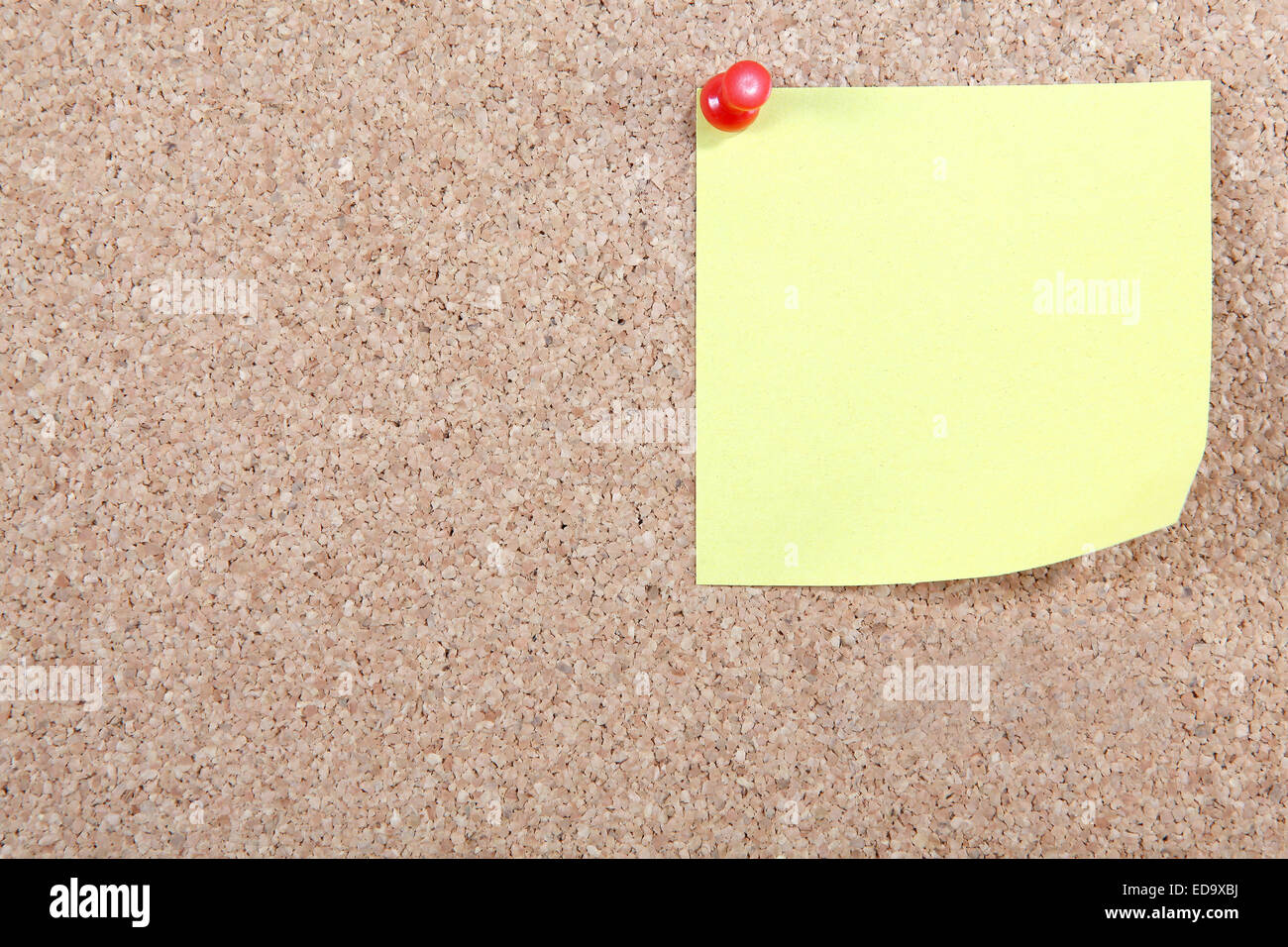 Blank note pinned to corkboard Stock Photo - Alamy