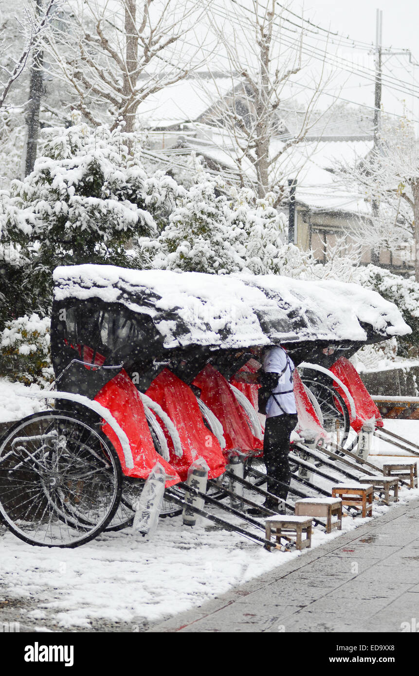 Japanese rickshaws hi-res stock photography and images - Alamy