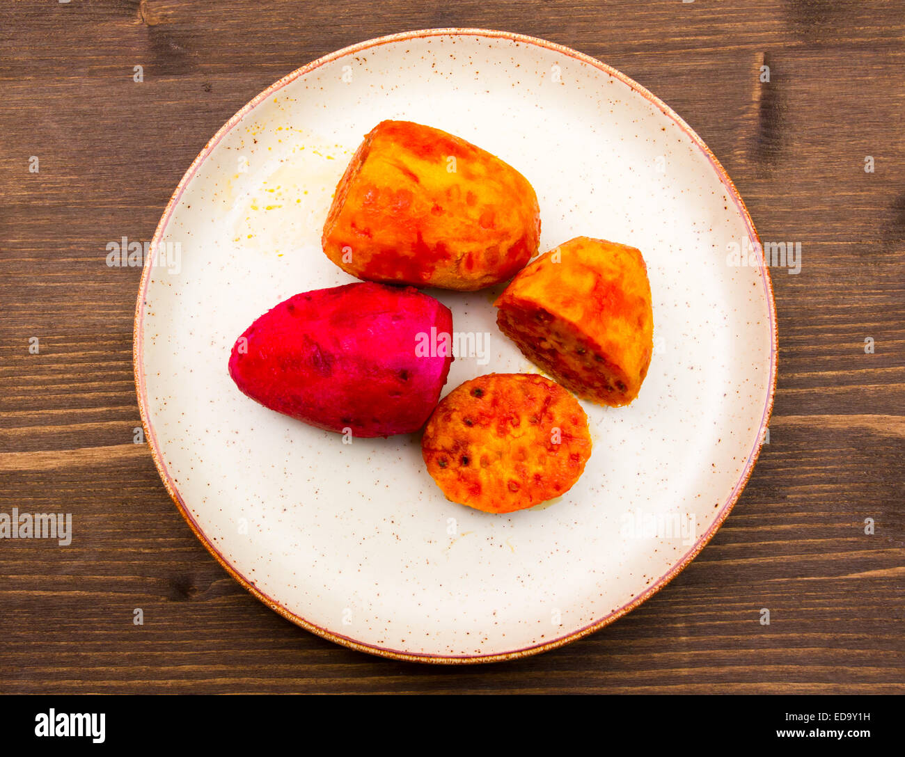 Prickly plate hi-res stock photography and images - Alamy